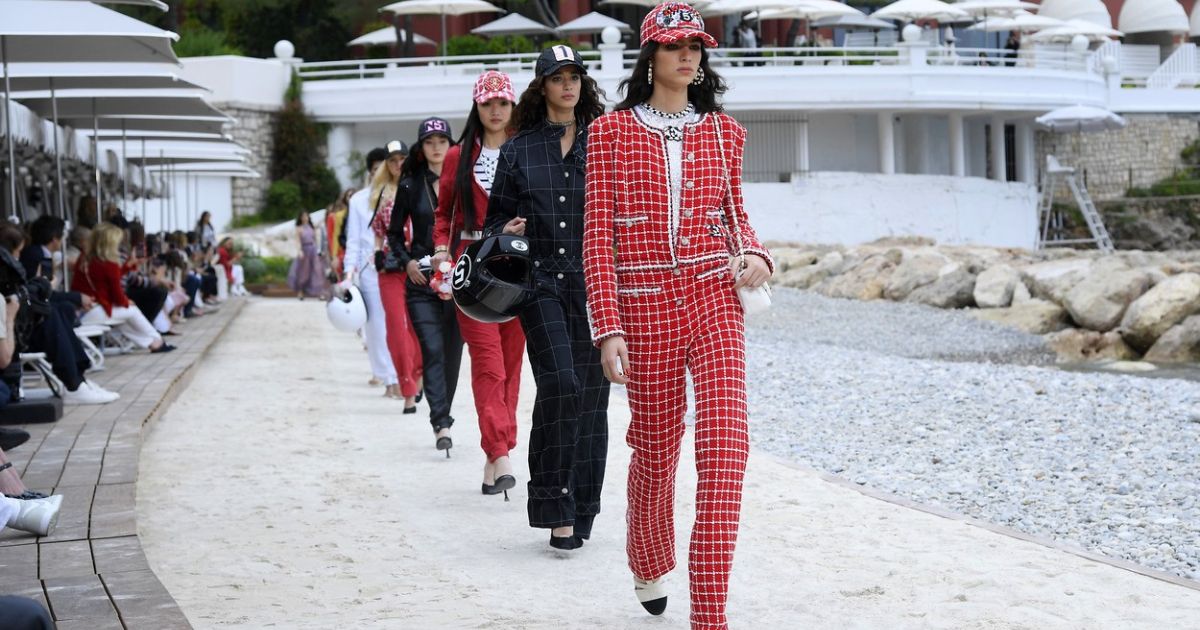 Chanel, Givenchy, Gucci: Najbolji momenti sa Cruise 2023 revija - Harper's BAZAAR Srbija