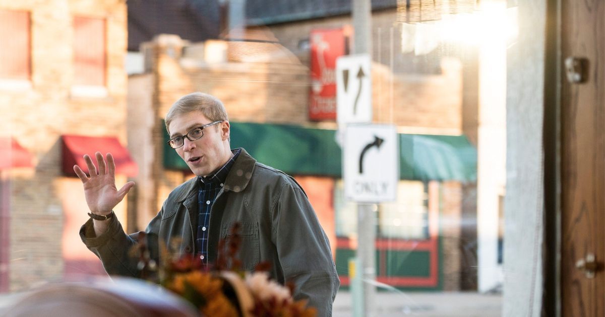 Kakav će biti Bond kad ga bude igrao Joe Pera? - Harper's Bazaar Srbija