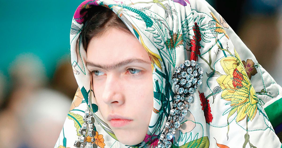 Zašto je u trendu ružna moda? - Harper's BAZAAR Srbija