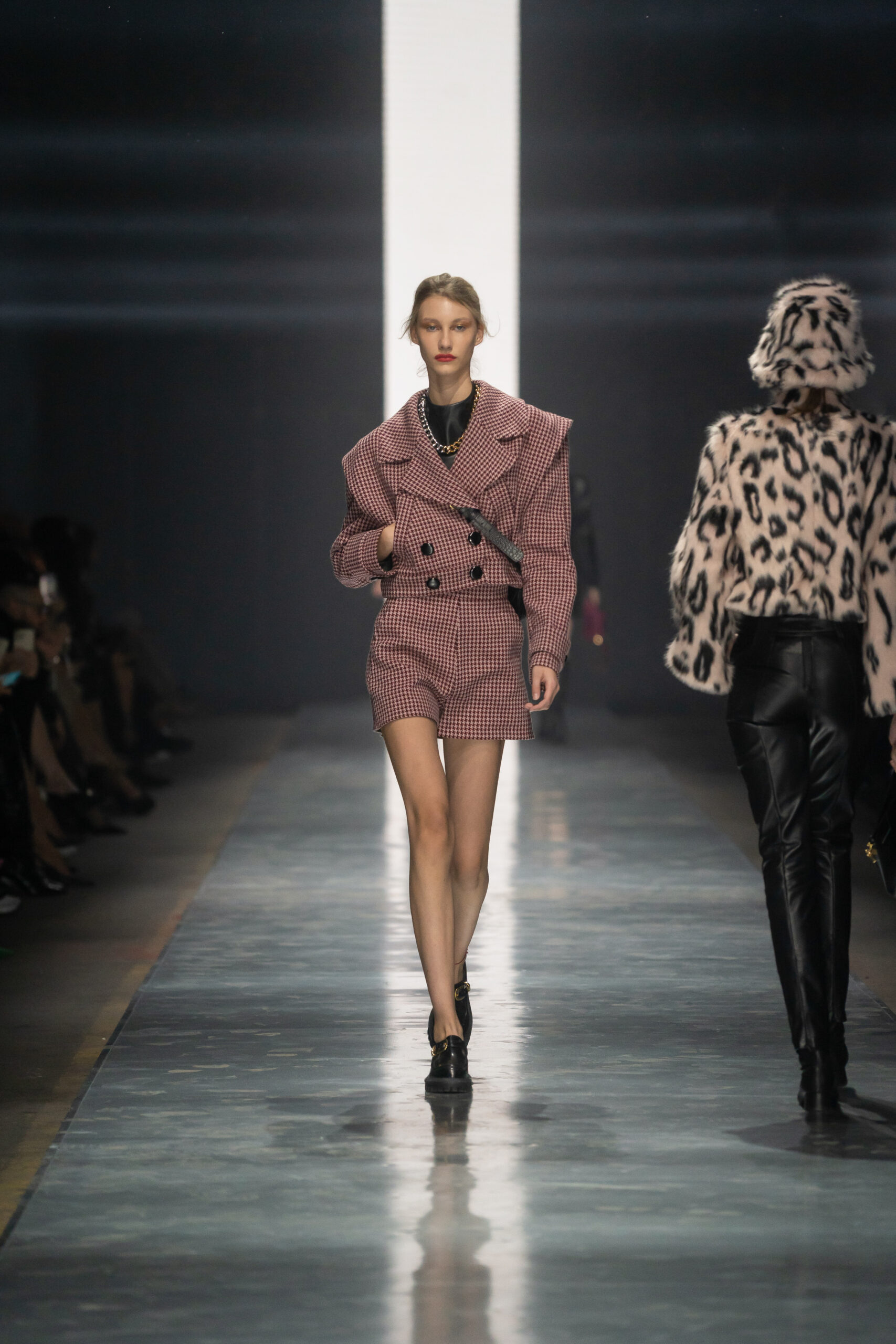 Najspektakularnija Mona revija do sada o čijoj kolekciji će se tek ...