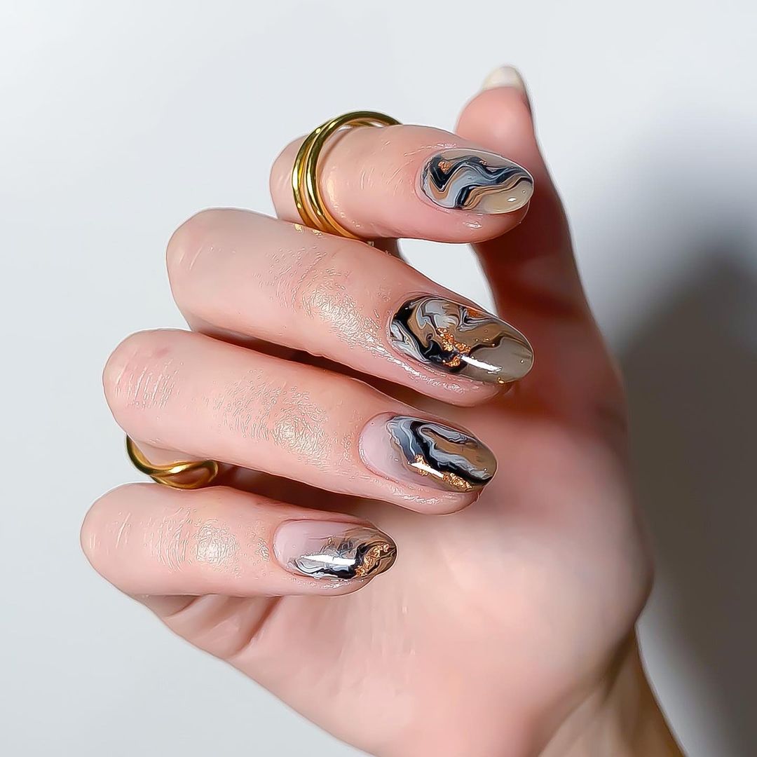 Opsednuti smo: Najlepše ideje za jesenji manikir - Harper's BAZAAR Srbija