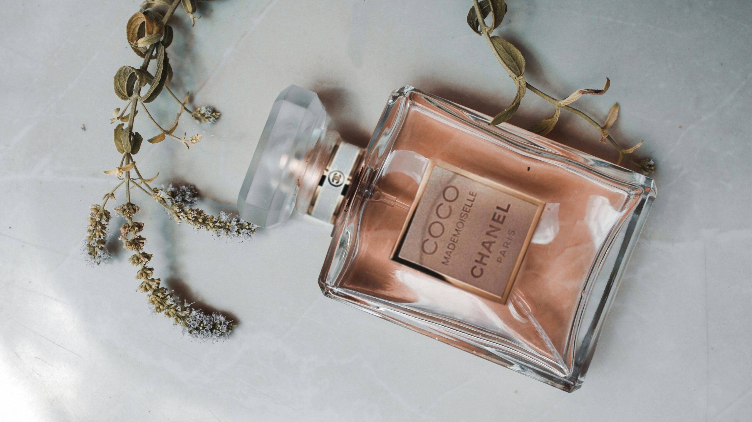 Miriše na proleće: Parfemi koji zaslužuju mesto u vašem budoaru