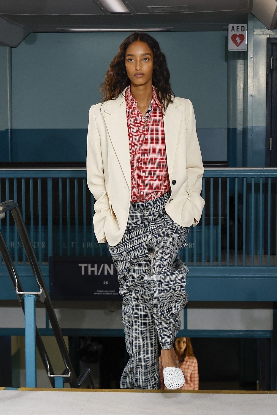 Modni trendovi koji će obeležiti proleće 2025.