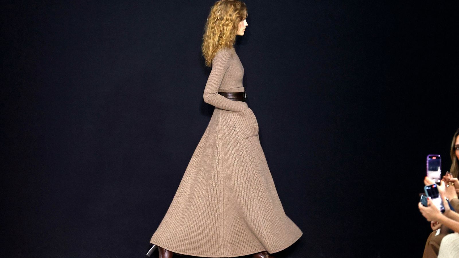 Max Mara inspirisana sestrama Brontë za jesen/zimu 2025.