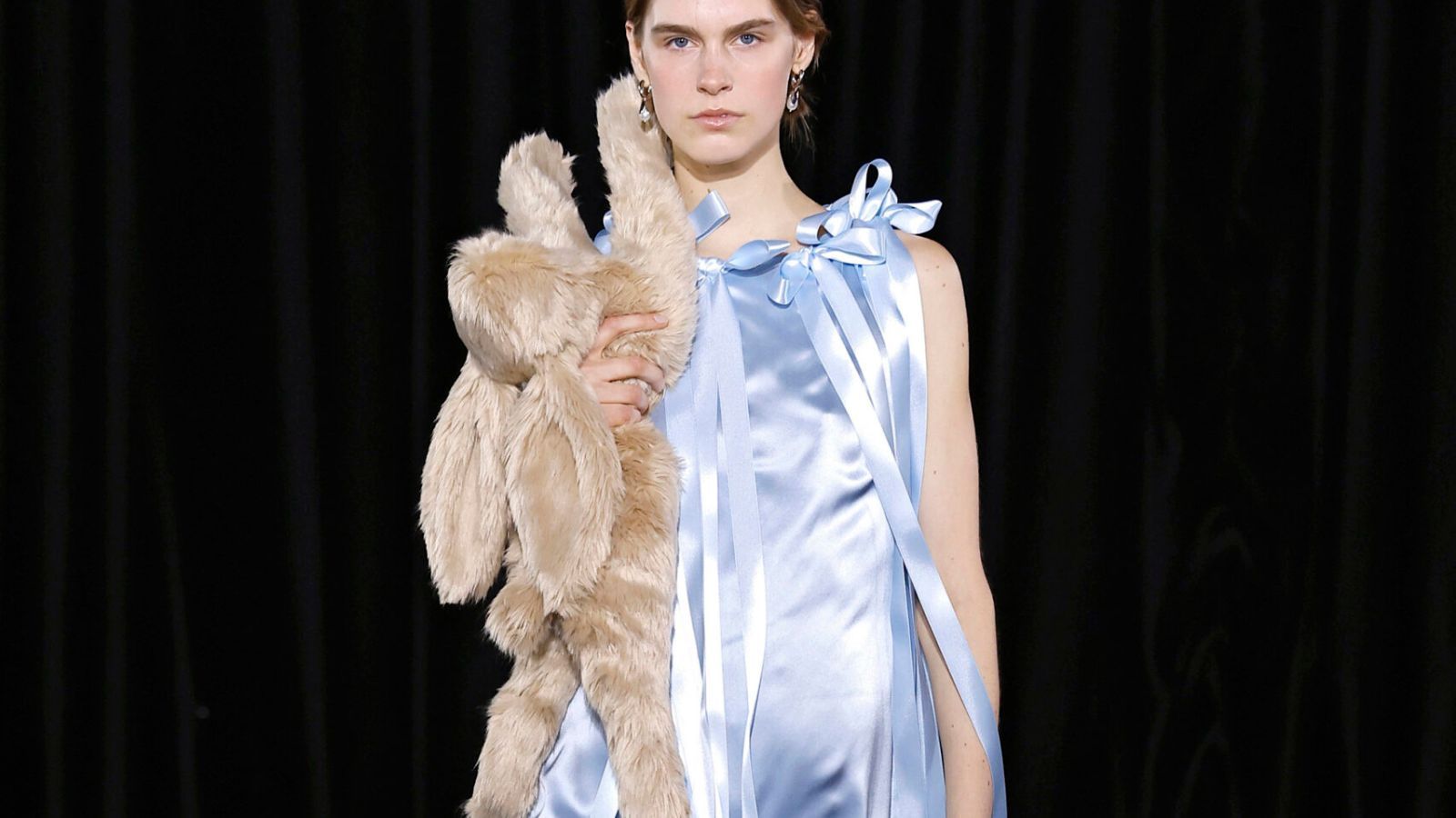 Ledeno plava: Osvežavajuća boja proleća