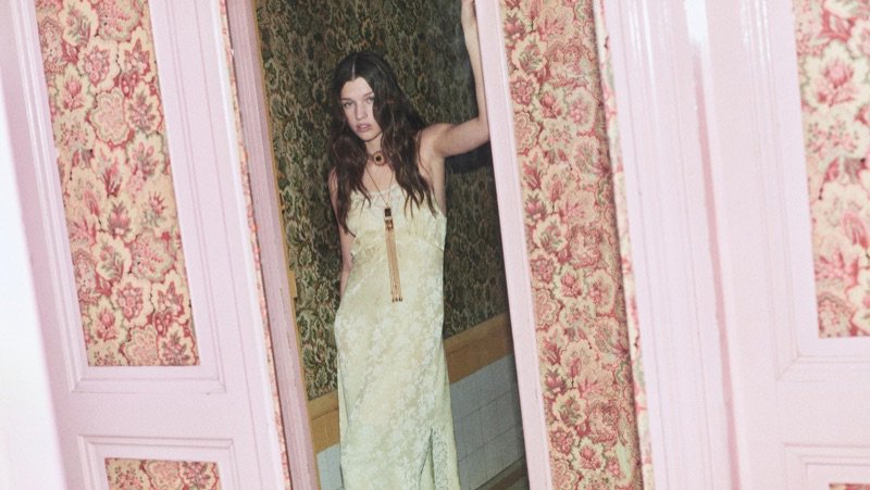 Chloe Pre-Fall 2025: Romantika sa stavom